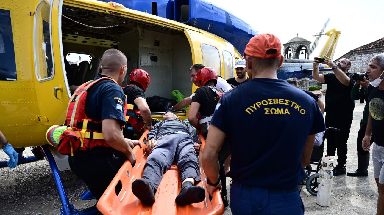 Αδιάκοπες οι επιχειρήσεις απεγκλωβισμών από την Πυροσβεστική και τις ...
