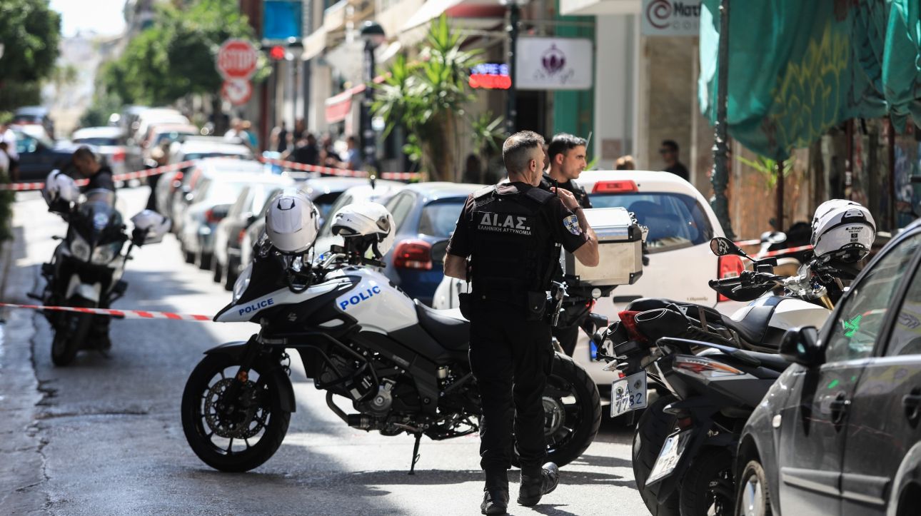 Πυροβολισμοί στον Πειραιά: Νεκρός ο άνδρας που δέχθηκε πυρά σε πάρκινγκ ...