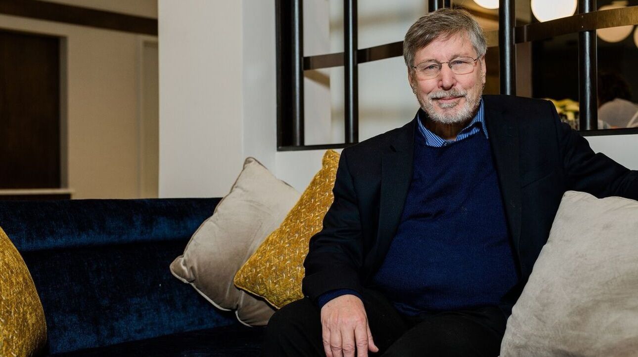 Dr. Bessel Van der Kolk για το ψυχικό τραύμα: Να ακούμε το σώμα μας και ...