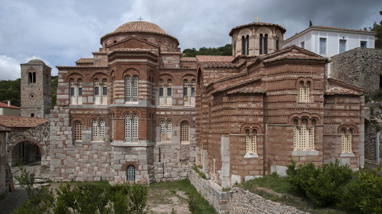 Μονή Οσίου Λουκά: Προχωρά η αποκατάσταση των ζημιών από την πυρκαγιά ...