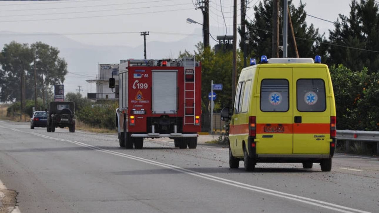 Ανατροπή νταλίκας στην παλαιά Εθνική οδό Αθηνών - Θηβών: Διεκόπη η ...