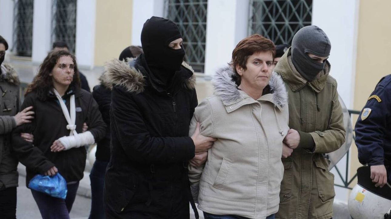 Αποφυλακίστηκε η Πόλα Ρούπα: Δεκτό το αίτημά της για υφ΄ όρον απόλυση ...