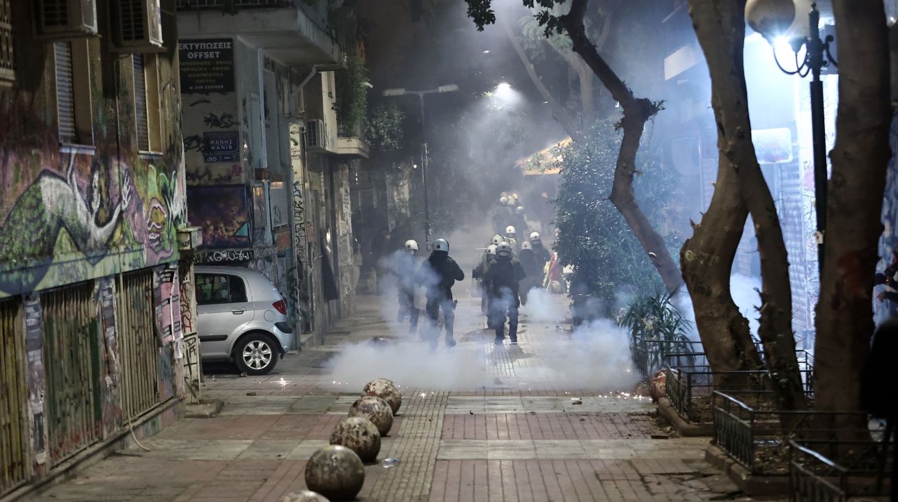 Ερασιτέχνης Ολυμπιακός για τα σοβαρά επεισόδια στο Ρέντη - CNN.gr