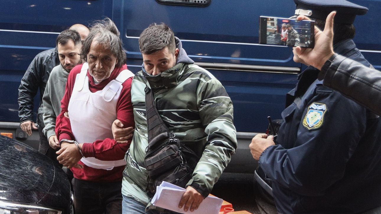 Σαλαμίνα: Στη φυλακή ο 71χρονος καθ ομολογίαν δολοφόνος - CNN.gr