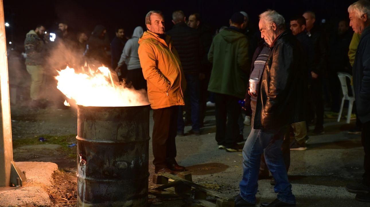 Αγρότες: Σκληρή διαπραγμάτευση στη συνάντηση με τον πρωθυπουργό - Τα ...