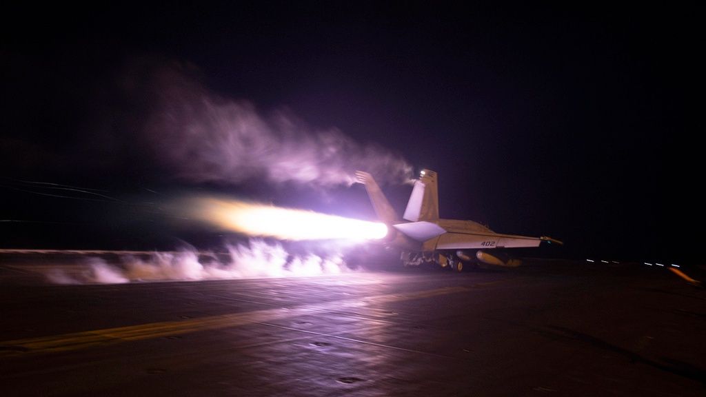 ΗΠΑ: Νέο κύμα επιθέσεων κατά των Χούθι - Κατέρριψαν drone - CNN.gr