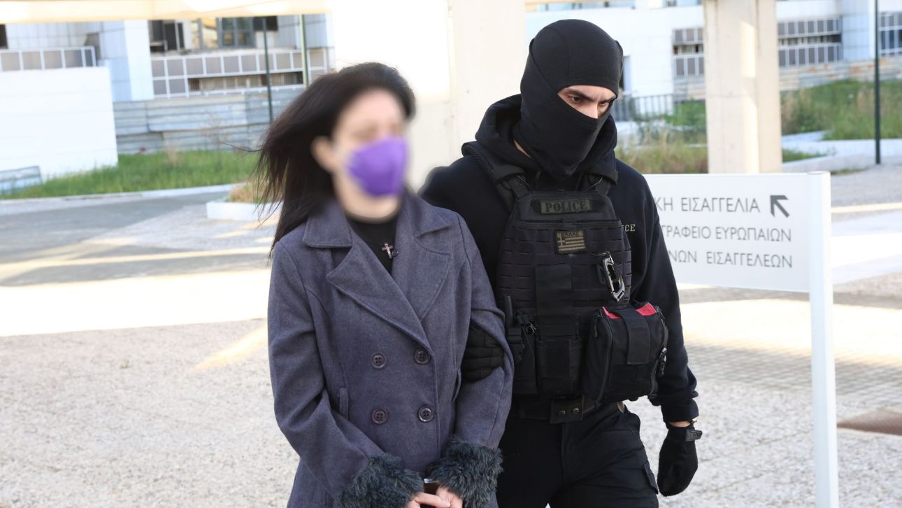 Κολωνός: Την ενοχή της μητέρας της 12χρονης για μαστρoπεία πρότεινε η ...