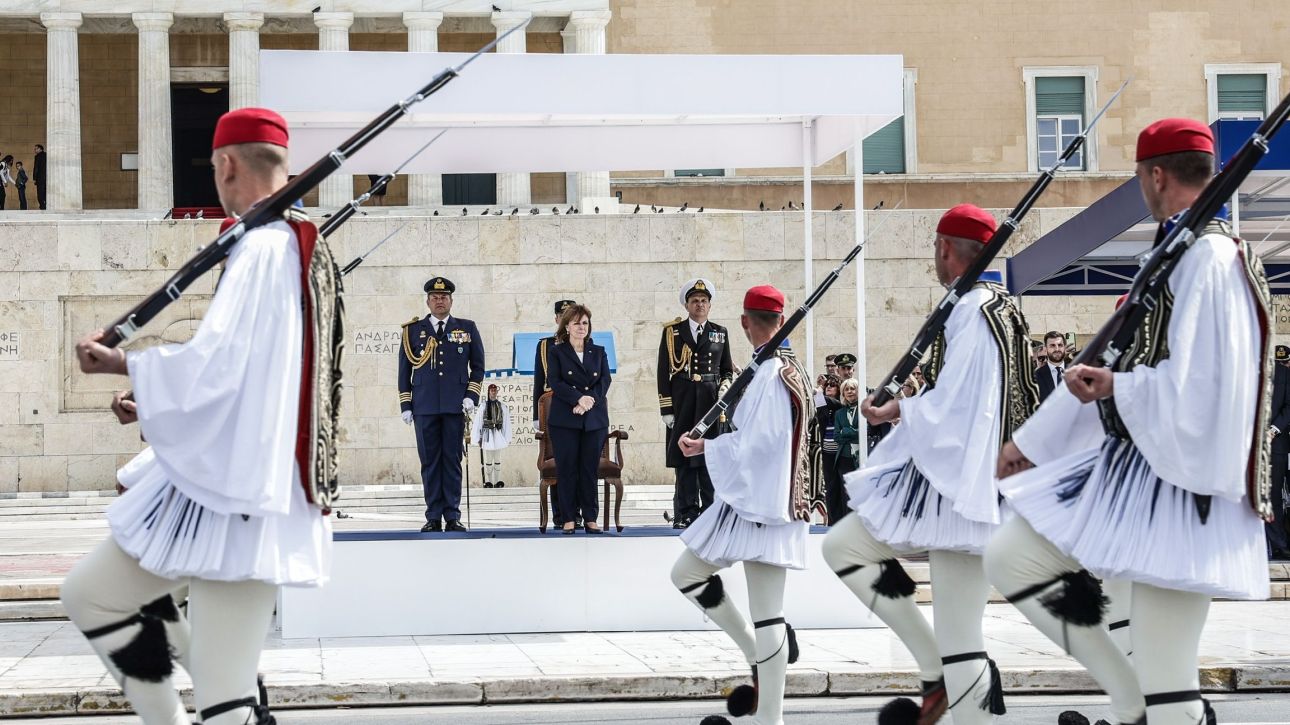 25η Μαρτίου: Με την εντυπωσιακή παρέλαση κορυφώθηκαν οι εορτασμοί ...