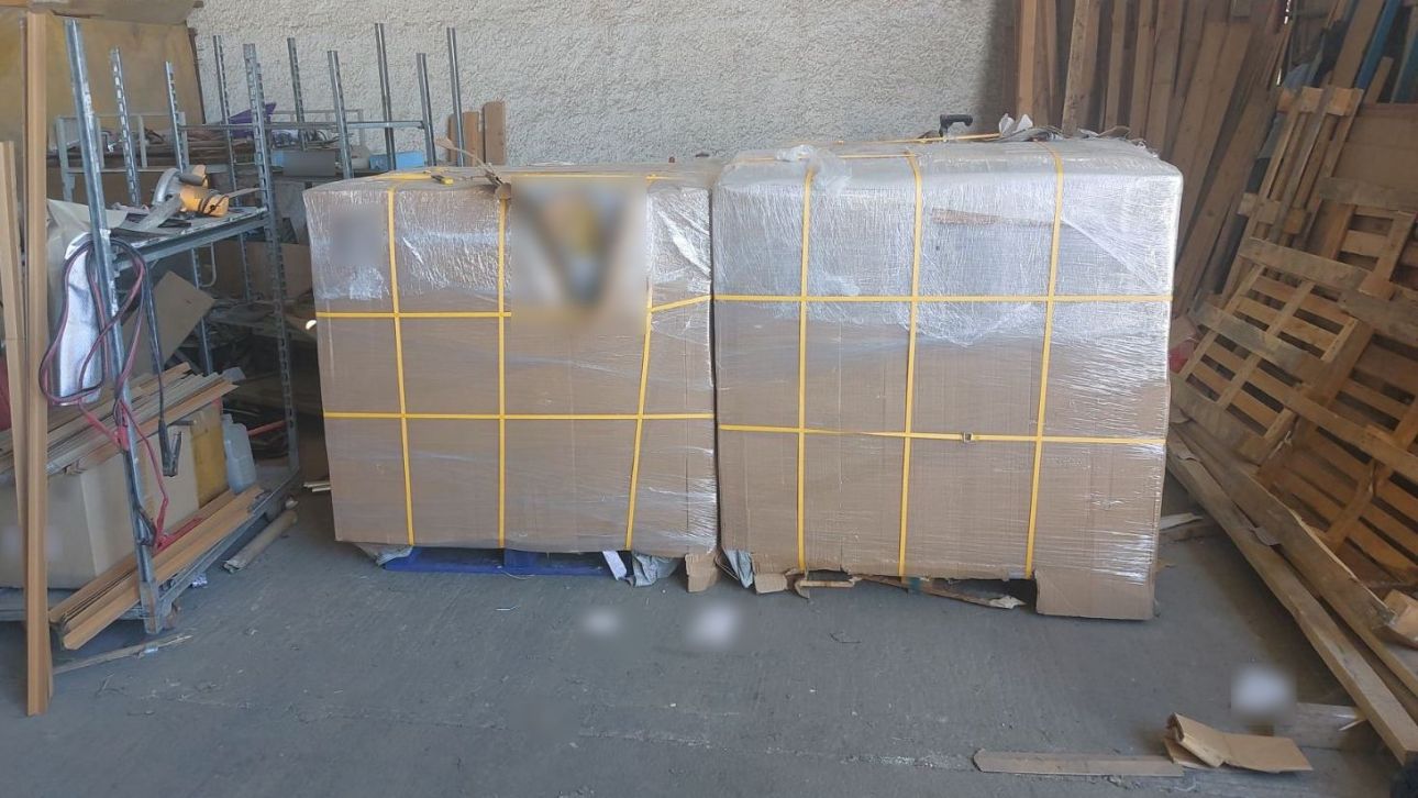 Ασπρόπυργος: Κατασχέθηκαν 640.000 πακέτα λαθραία τσιγάρα - Τέσσερις ...