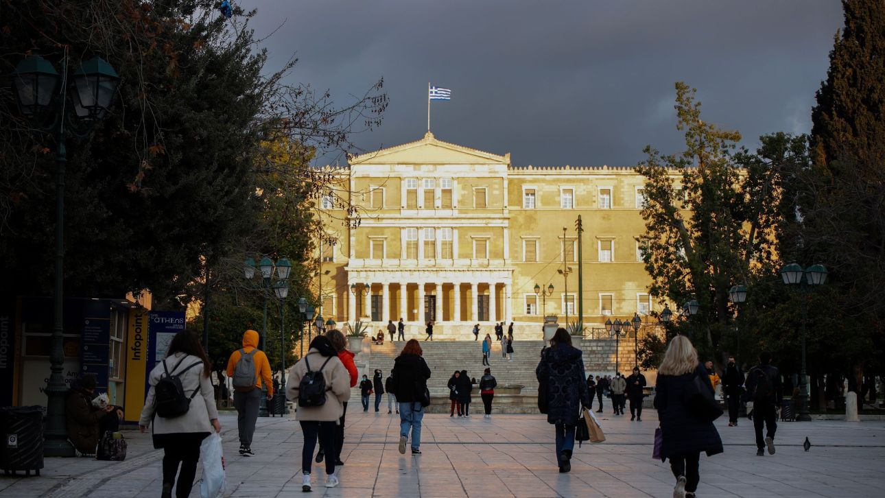 Ξαφνικό μπλακ άουτ στο Σύνταγμα - Εκτός λειτουργίας τα φανάρια - CNN.gr