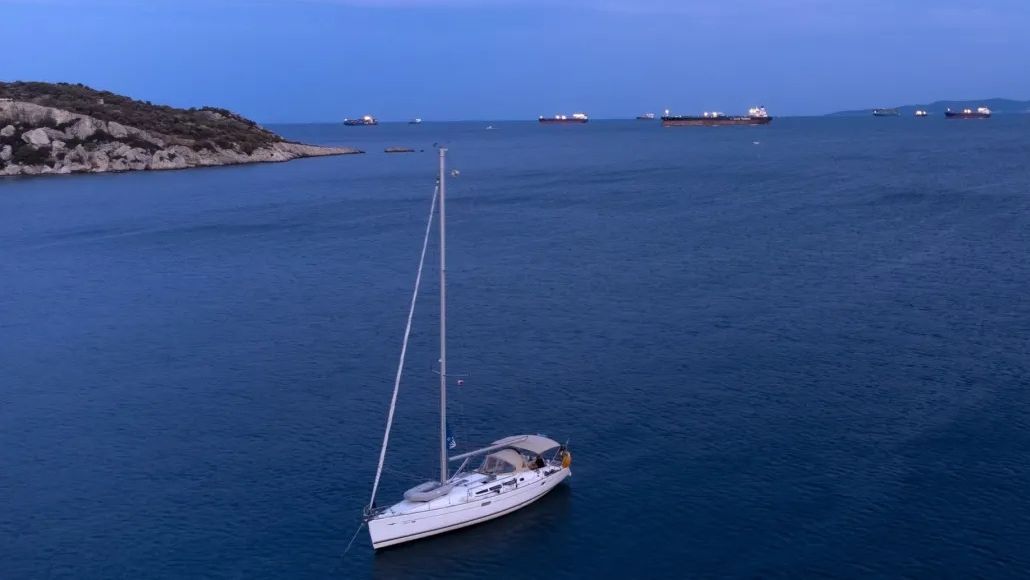 Θήρα: Σε εξέλιξη επιχείρηση διάσωσης σε ιστιοφόρο με 3 επιβαίνοντες ...