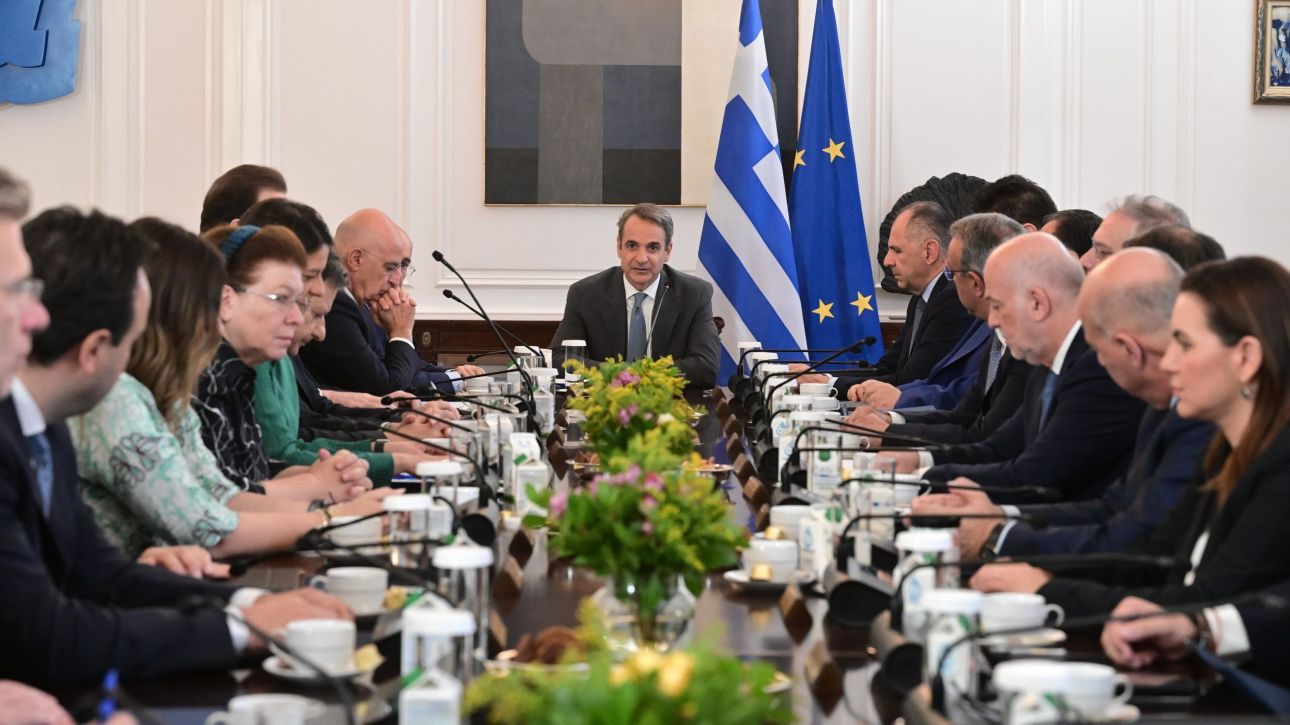 Αργό restart της κυβέρνησης από τη ΔΕΘ - Οι δημοσκοπήσεις και οι ...