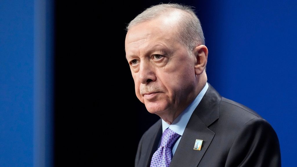 Προκλητική επίσκεψη Ερντογάν στα Κατεχόμενα ανήμερα της επετείου από την τουρκική εισβολή στην ...