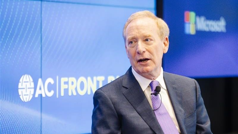 Microsoft: Πώς ο αμερικανικός κολοσσός θα δώσει ώθηση στη χρήση των ελληνικών από τα ΑΙ μοντέλα ...